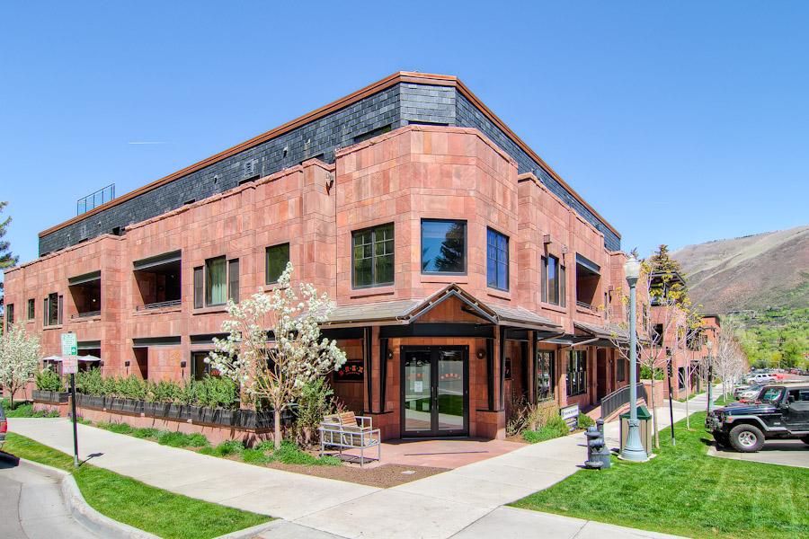 Dancing Bear Aspen Offers A Unique Ownership Opportunity | Frias Properties